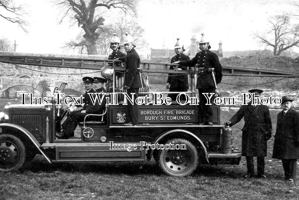 SF 2232 - Bury St Edmunds Fire Engine & Crew In Abbey Gardens – JB Archive