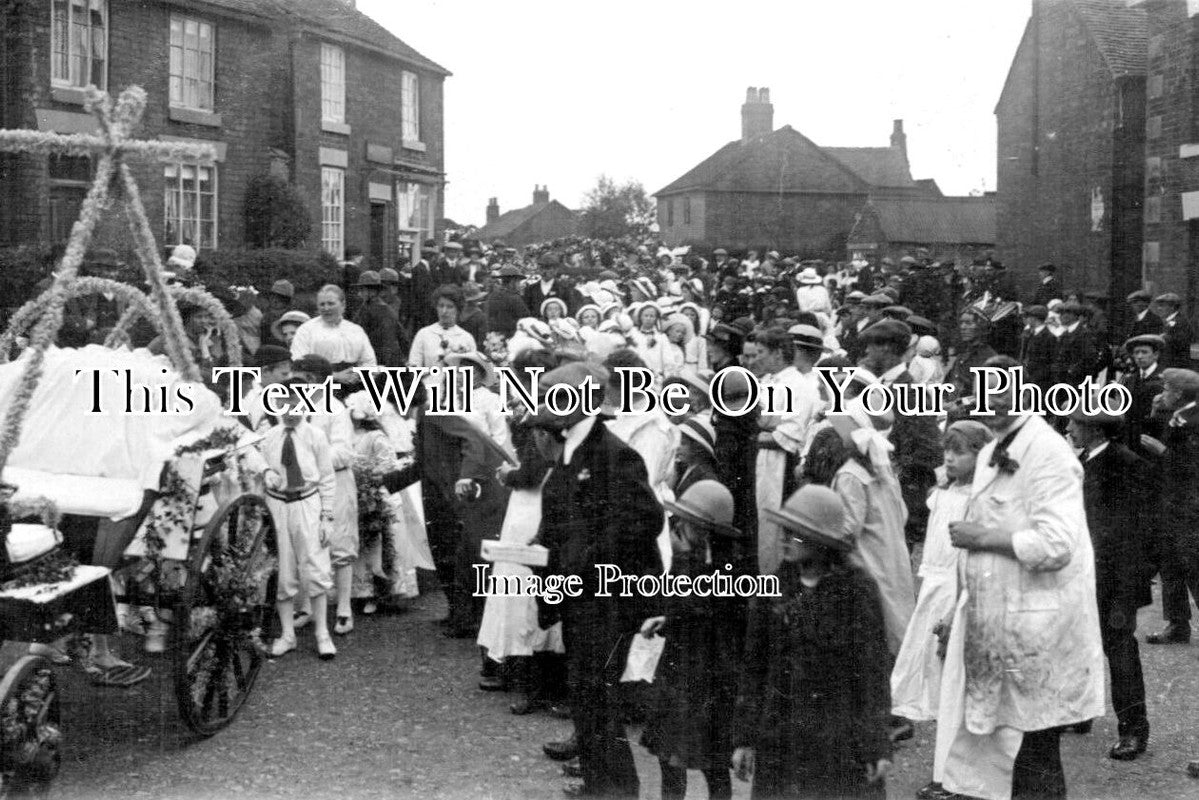 ST 1133 - Brown Edge Carnival Parade, Staffordshire – JB Archive