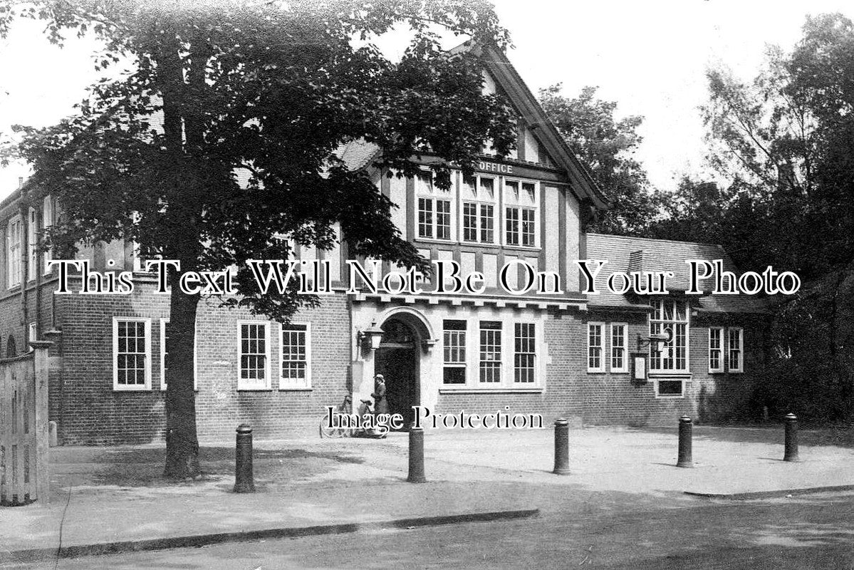 SU 1322 - Hersham Road Post Office, Walton On Thames, Surrey – JB Archive