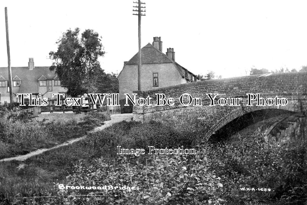 SU 1993 - Brookwood Village & Bridge, Surrey c1914 – JB Archive