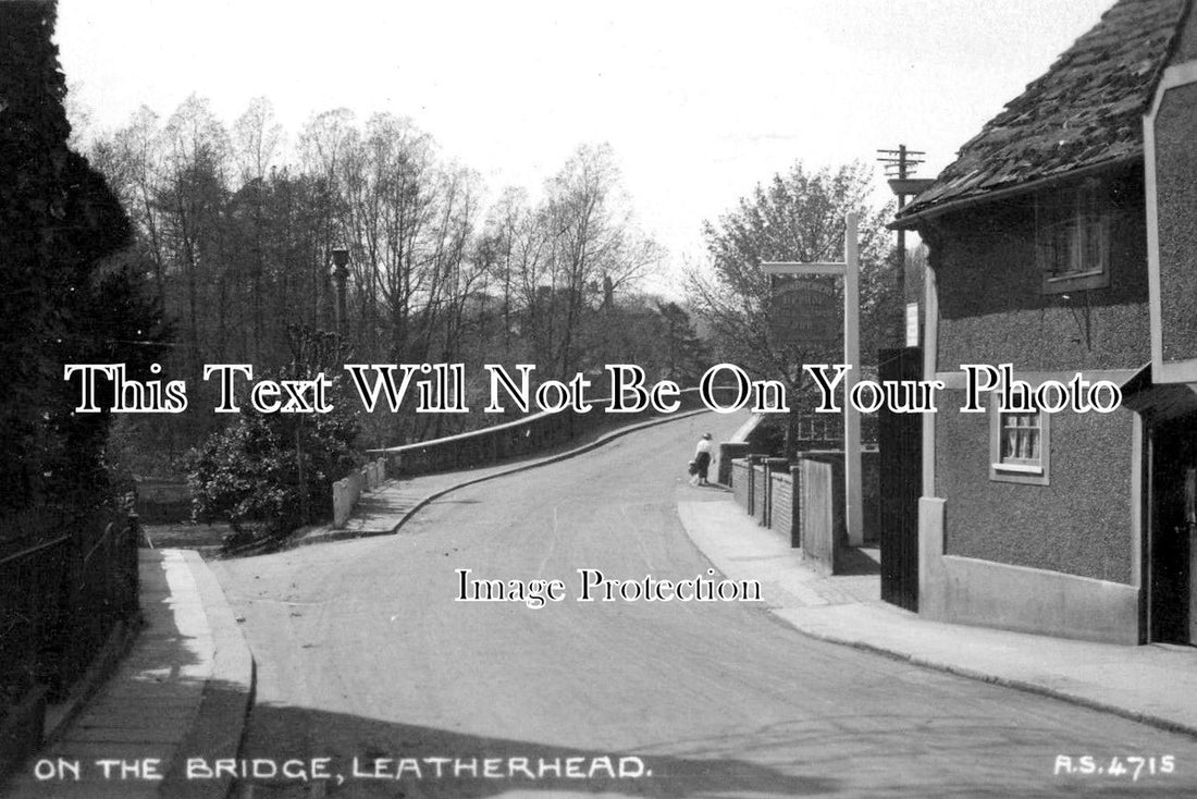 SU 2372 - On The Bridge, Leatherhead, Surrey – JB Archive