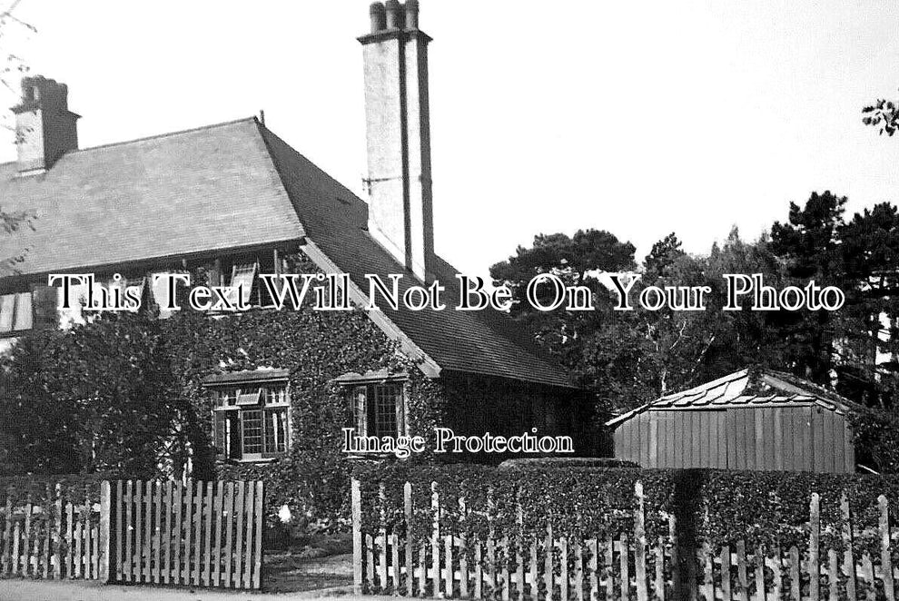 SU 3153 - House At Cheam, Surrey – JB Archive