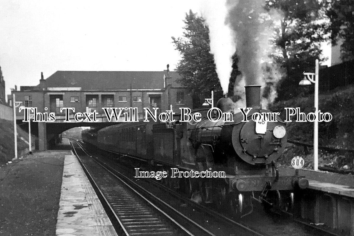 SU 3442 - Train At Sutton Railway Station, Surrey – JB Archive