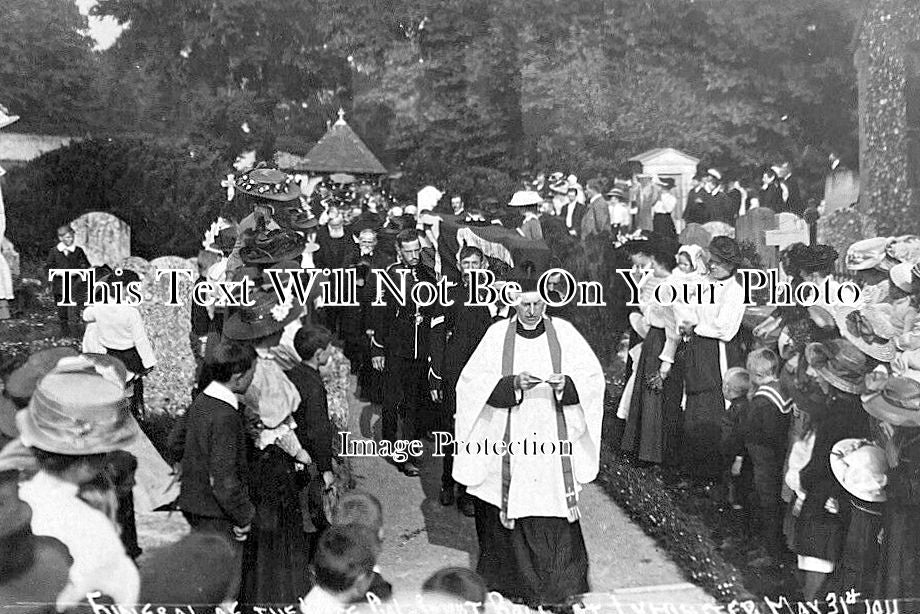 SX 4267 - Funeral At Lyminster, Sussex – JB Archive