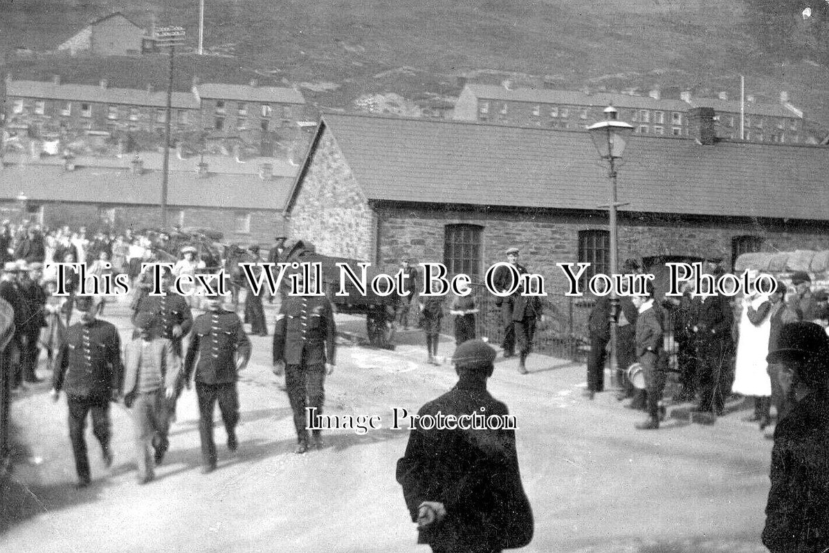 WL 1776 - Murderer Escorted By Police, County Pontycymer, Wales 1910 ...