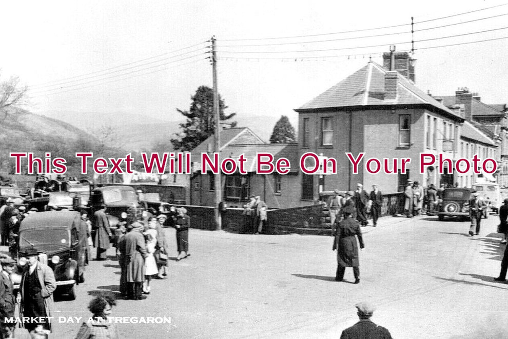 WL 2877 - Market Day At Tregaron, Wales – JB Archive