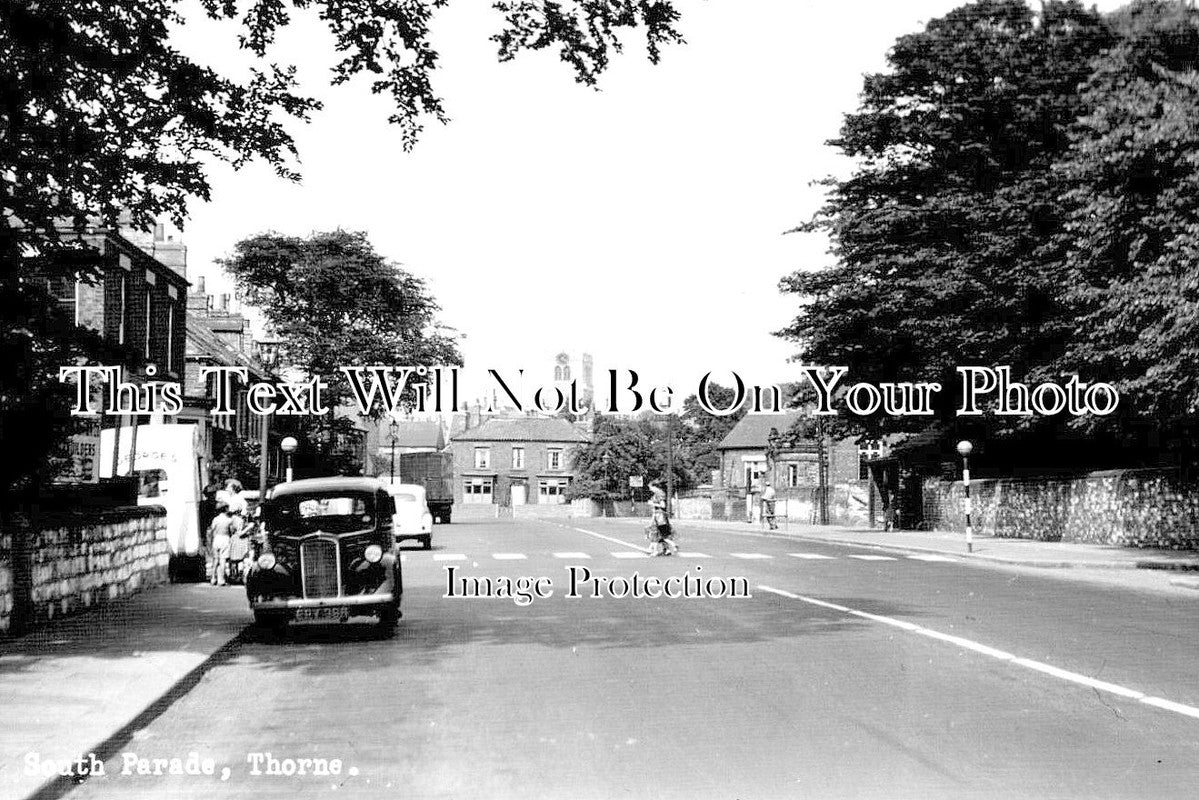 YO 10763 - South Parade, Thorne, Yorkshire – JB Archive