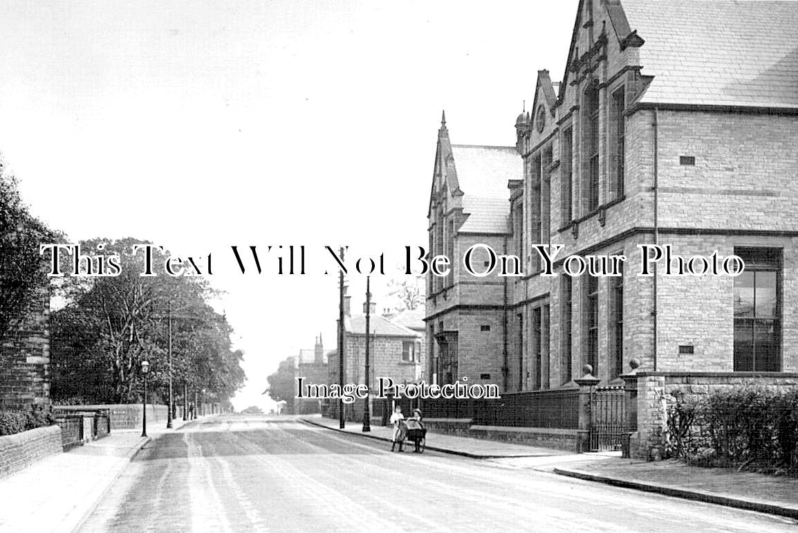 YO 11229 - Town Street, Broad Lane, Bramley, Leeds, Yorkshire – JB Archive