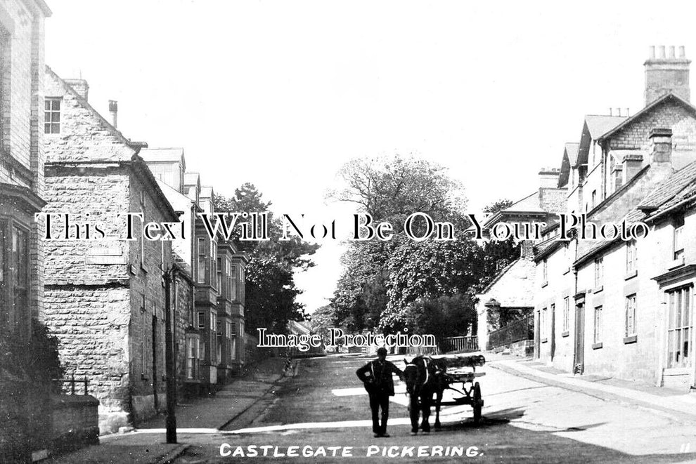 YO 12739 - Castlegate, Pickering, Yorkshire c1913 – JB Archive