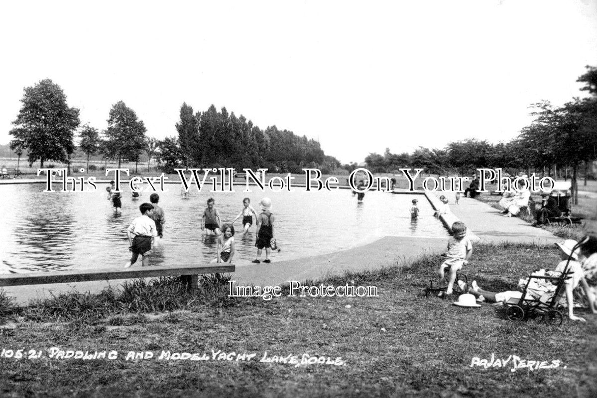 YO 13016 - Paddling & Model Yacht Lake, Goole, Yorkshire – JB Archive