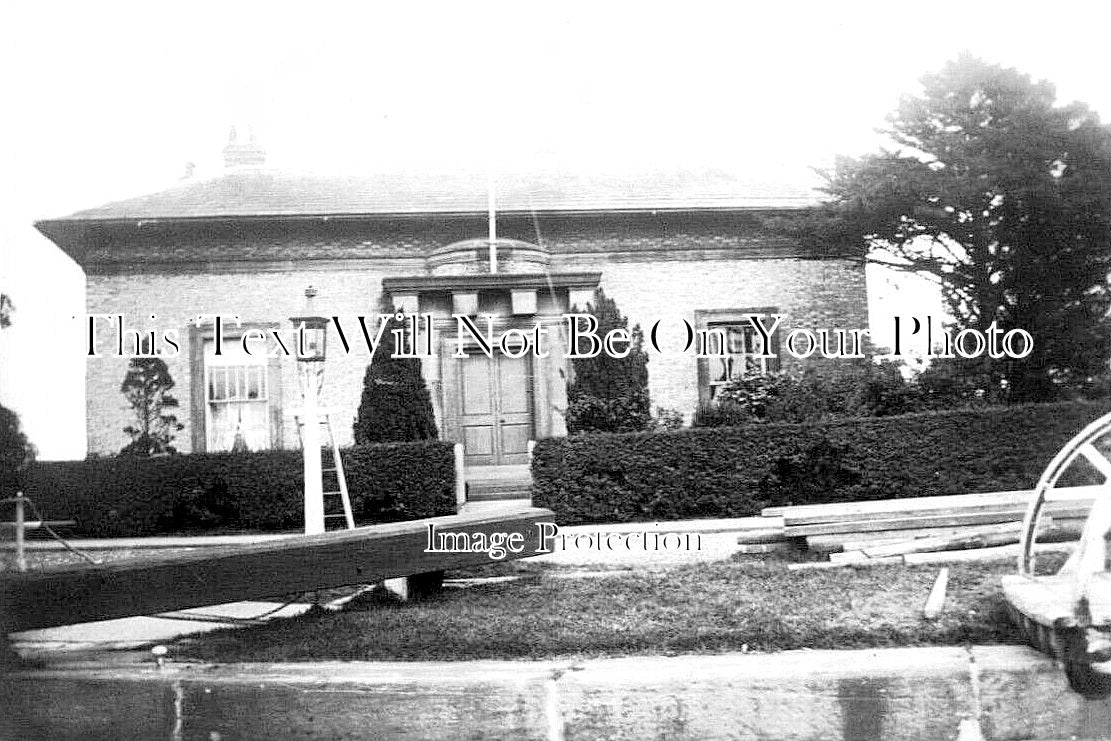 YO 13181 - Navigation House, Naburn Lock, Naburn, Yorkshire – JB Archive