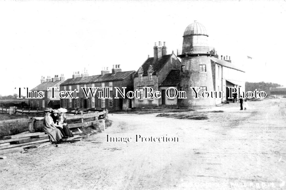 YO 6931 - Old Lighthouse, Paull, Yorkshire – JB Archive