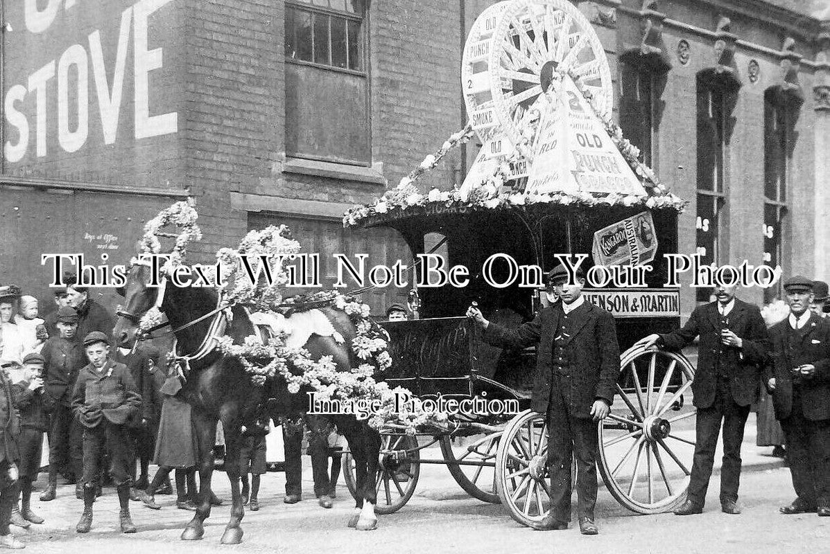 YO 7429 - Carnival Float, Hull, Yorkshire – JB Archive