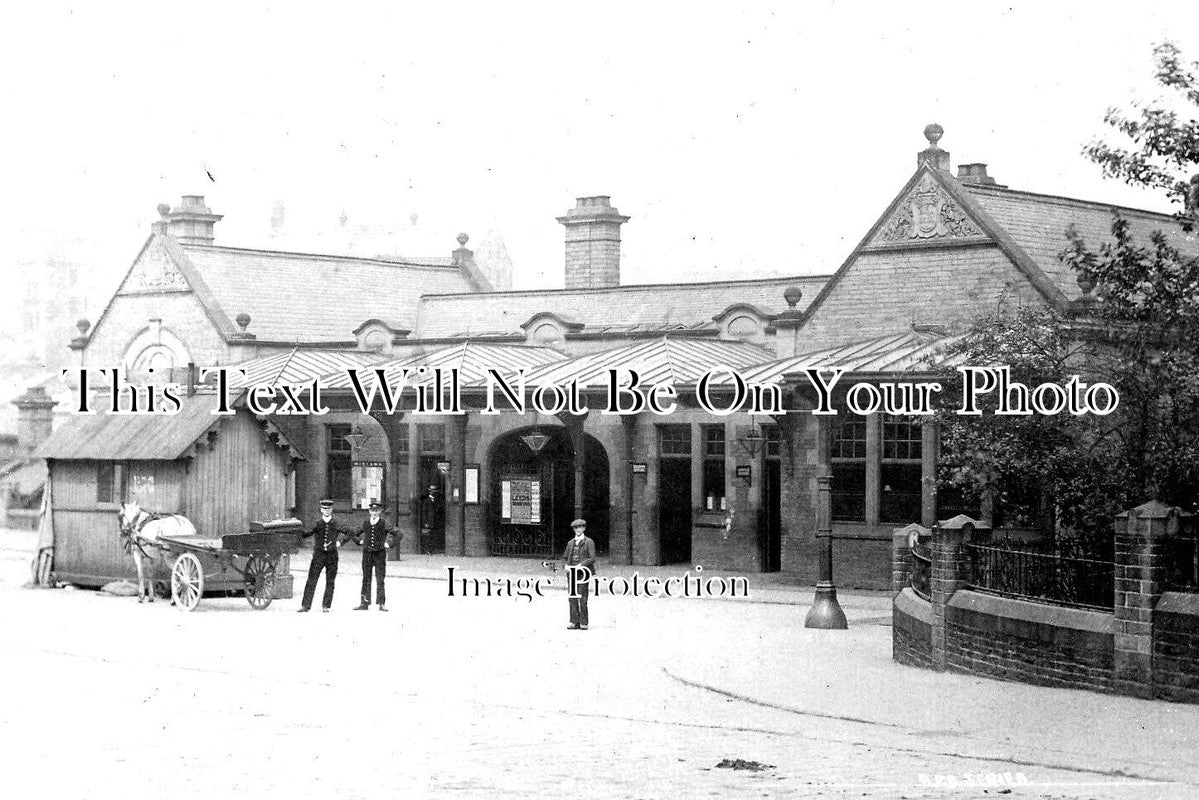 YO 8615 - Bingley Railway Station, Yorkshire – JB Archive