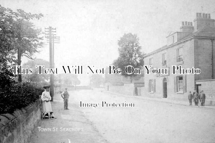 YO 90 - Lion & Lamb Pub, Town Street, Seacroft, West Yorkshire – JB Archive